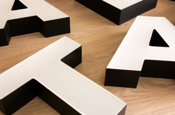 rótulos luminosos, vinilos publicitarios, y lonas publicitarias ...